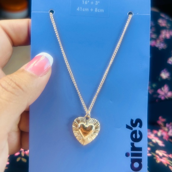 Claire's | Jewelry | Claires Gold Heart Pendant Necklace | Poshmark